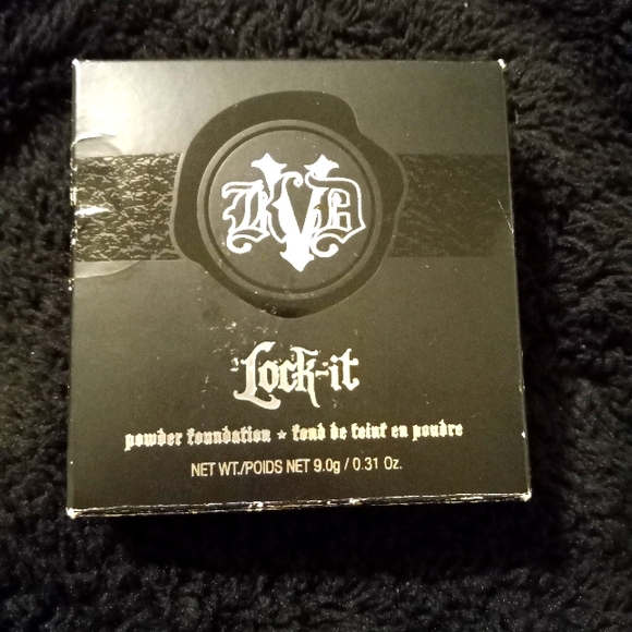 Kat Von D | Makeup | Lockit Powder Foundation By Kat Von D 9g3 Oz Bnib ...